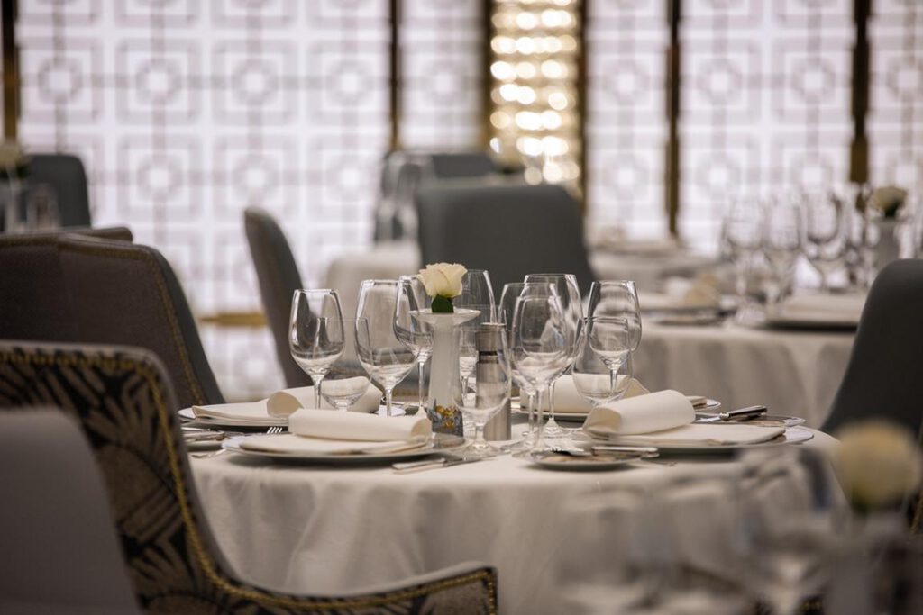 Regent Seven Seas Splendor mit Bordguthaben Themenkreuzfahrt